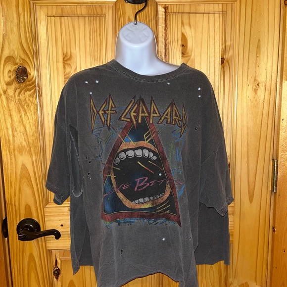 Tops | Def Leppard Graphic Tshirt | Poshmark